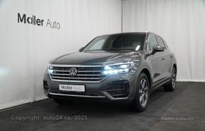 Pelēks Volkswagen Touareg 2023 Tallina, ar dzinēja tilpumu 3.00 L un nobraukumu 106 tūkst. km par 47900 €, foto 2 vietnē AUTOMOTO.COM.LV