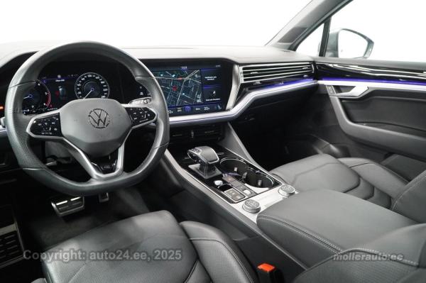 Pelēks Volkswagen Touareg 2023 Tallina, ar dzinēja tilpumu 3.00 L un nobraukumu 106 tūkst. km par 47900 €, foto 11 vietnē AUTOMOTO.COM.LV