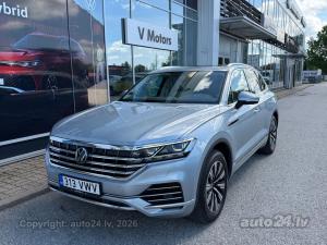 Pelēks Volkswagen Touareg 2023 Viljandi, ar dzinēja tilpumu 3.00 L un nobraukumu 140 tūkst. km par 49500 €, foto  vietnē AUTOMOTO.COM.LV