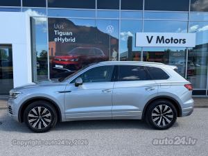 Pelēks Volkswagen Touareg 2023 Viljandi, ar dzinēja tilpumu 3.00 L un nobraukumu 140 tūkst. km par 49500 €, foto 3 vietnē AUTOMOTO.COM.LV