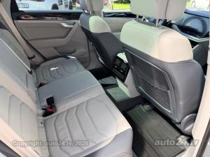 Pelēks Volkswagen Touareg 2023 Viljandi, ar dzinēja tilpumu 3.00 L un nobraukumu 140 tūkst. km par 49500 €, foto 15 vietnē AUTOMOTO.COM.LV