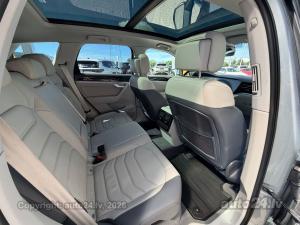 Pelēks Volkswagen Touareg 2023 Viljandi, ar dzinēja tilpumu 3.00 L un nobraukumu 140 tūkst. km par 49500 €, foto 16 vietnē AUTOMOTO.COM.LV