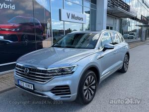 Pelēks Volkswagen Touareg 2023 Viljandi, ar dzinēja tilpumu 3.00 L un nobraukumu 140 tūkst. km par 49500 €, foto 17 vietnē AUTOMOTO.COM.LV