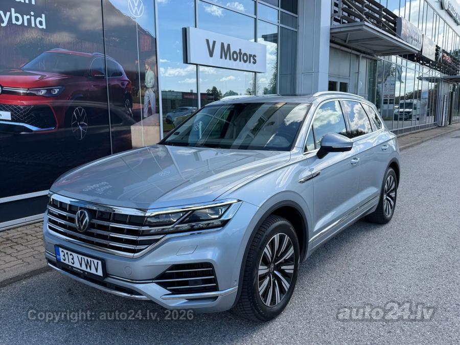 Pelēks Volkswagen Touareg 2023 Viljandi, ar dzinēja tilpumu 3.00 L un nobraukumu 140 tūkst. km par 49500 €, foto 17 vietnē AUTOMOTO.COM.LV