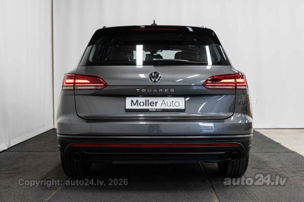 Grey Volkswagen Touareg 2023 in Tallinn, with an engine capacity of 3.00 L and mileage of 151 thousand km for 39200 €, photo 6 on AUTOMOTO.COM.LV