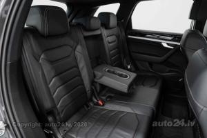 Grey Volkswagen Touareg 2023 in Tallinn, with an engine capacity of 3.00 L and mileage of 151 thousand km for 39200 €, photo 14 on AUTOMOTO.COM.LV