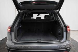 Grey Volkswagen Touareg 2023 in Tallinn, with an engine capacity of 3.00 L and mileage of 151 thousand km for 39200 €, photo 16 on AUTOMOTO.COM.LV