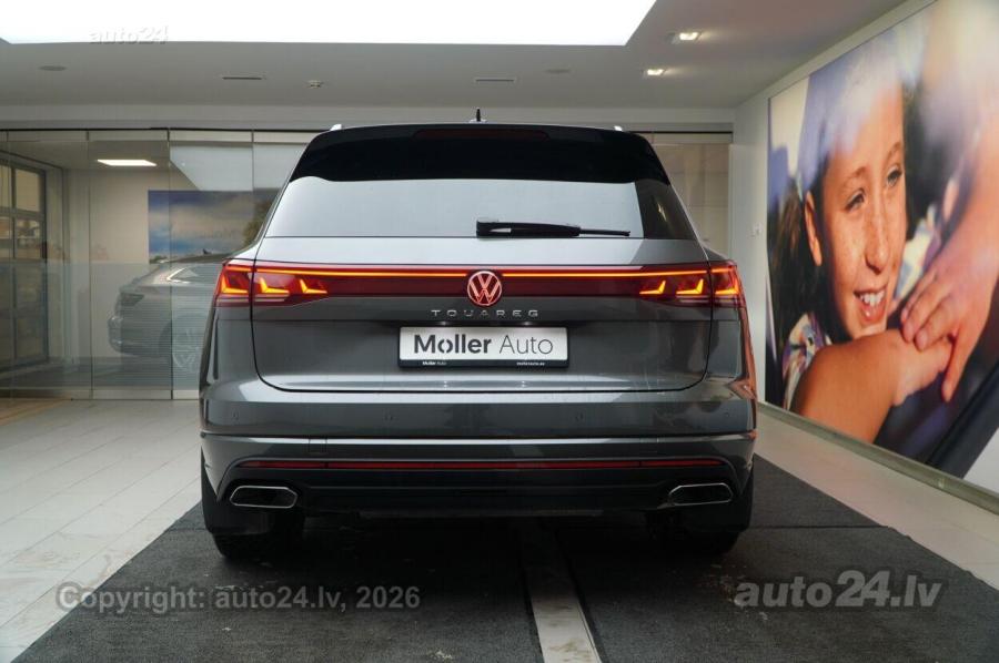 Pelēks Volkswagen Touareg 2024 Tallina, ar dzinēja tilpumu 3.00 L un nobraukumu 0 tūkst. km par 65000 €, foto 6 vietnē AUTOMOTO.COM.LV