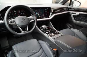 Pelēks Volkswagen Touareg 2024 Tallina, ar dzinēja tilpumu 3.00 L un nobraukumu 0 tūkst. km par 65000 €, foto 10 vietnē AUTOMOTO.COM.LV