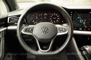 Pelēks Volkswagen Touareg 2024 Tallina, ar dzinēja tilpumu 3.00 L un nobraukumu 0 tūkst. km par 65000 €, foto 23 vietnē AUTOMOTO.COM.LV
