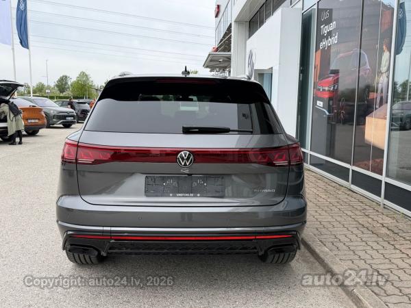 Grey Volkswagen Touareg 2026 in Viljandi, with an engine capacity of 3.00 L and mileage of 1 thousand km for 105843 €, photo 4 on AUTOMOTO.COM.LV