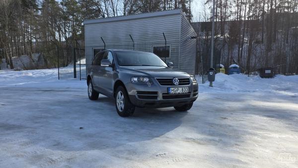 Volkswagen Touareg 2005 in Vilnius, with an engine capacity of 3.00 L and mileage of 215 thousand km for 3400 €, photo 5 on AUTOMOTO.COM.LV