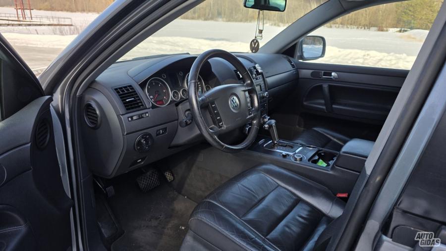 Volkswagen Touareg 2005 Viļņa, ar dzinēja tilpumu 3.00 L un nobraukumu 215 tūkst. km par 3400 €, foto 9 vietnē AUTOMOTO.COM.LV