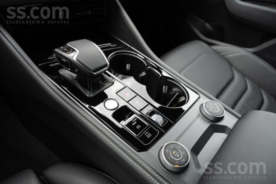 Volkswagen Touareg 2025 in Riga, with an engine capacity of 3.00 L and mileage of 24 thousand km for 63500 €, photo 19 on AUTOMOTO.COM.LV