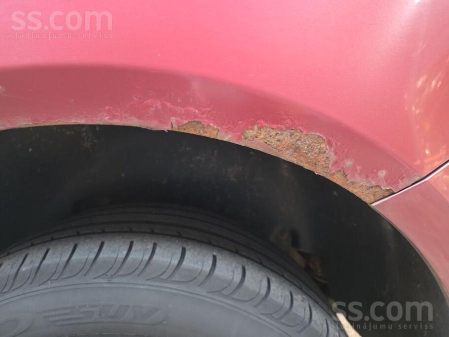 Red Volkswagen Touareg 2005 in Riga, with an engine capacity of 2.50 L and mileage of 270 thousand km for 2200 €, photo 27 on AUTOMOTO.COM.LV