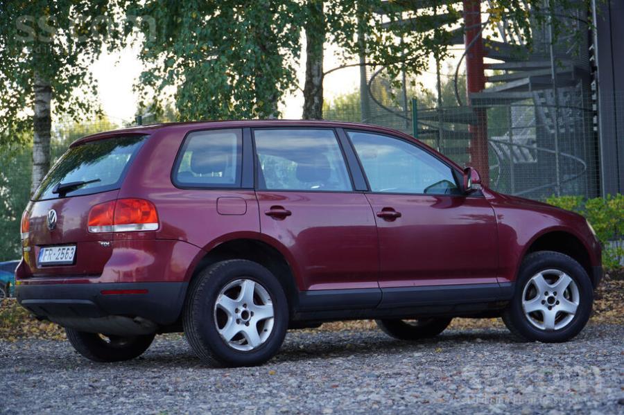 Sarkans Volkswagen Touareg 2005 Rīga, ar dzinēja tilpumu 2.50 L un nobraukumu 268 tūkst. km par 2490 €, foto 10 vietnē AUTOMOTO.COM.LV