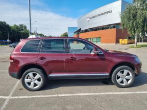 Red Volkswagen Touareg 2007 in Klaipeda, with an engine capacity of 2.50 L and mileage of 219 thousand km for 3700 €, photo 8 on AUTOMOTO.COM.LV