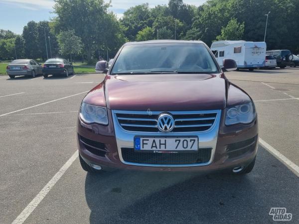Red Volkswagen Touareg 2007 in Klaipeda, with an engine capacity of 2.50 L and mileage of 219 thousand km for 3700 €, photo 8 on AUTOMOTO.COM.LV