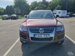 Red Volkswagen Touareg 2007 in Klaipeda, with an engine capacity of 2.50 L and mileage of 219 thousand km for 3700 €, photo 9 on AUTOMOTO.COM.LV