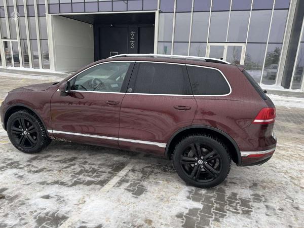 Sarkans Volkswagen Touareg 2017 Viļņa, ar dzinēja tilpumu 3.60 L un nobraukumu 309 tūkst. km par 12900 €, foto 6 vietnē AUTOMOTO.COM.LV