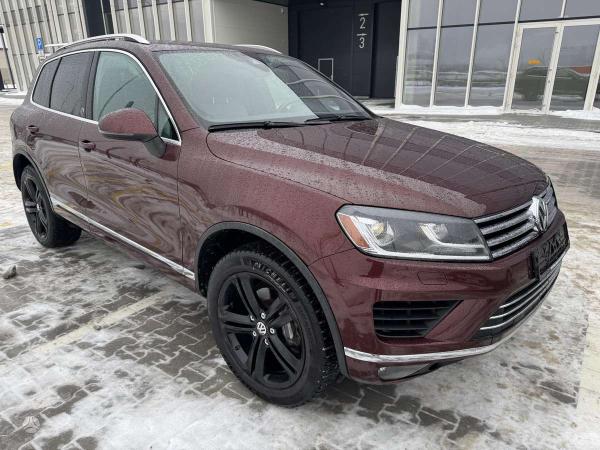 Sarkans Volkswagen Touareg 2017 Viļņa, ar dzinēja tilpumu 3.60 L un nobraukumu 309 tūkst. km par 12900 €, foto 8 vietnē AUTOMOTO.COM.LV