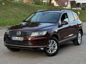 Sarkans Volkswagen Touareg 2017 Jonava, ar dzinēja tilpumu 3.00 L un nobraukumu 247 tūkst. km par 15999 €, foto 4 vietnē AUTOMOTO.COM.LV