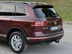 Sarkans Volkswagen Touareg 2017 Jonava, ar dzinēja tilpumu 3.00 L un nobraukumu 247 tūkst. km par 15999 €, foto 9 vietnē AUTOMOTO.COM.LV