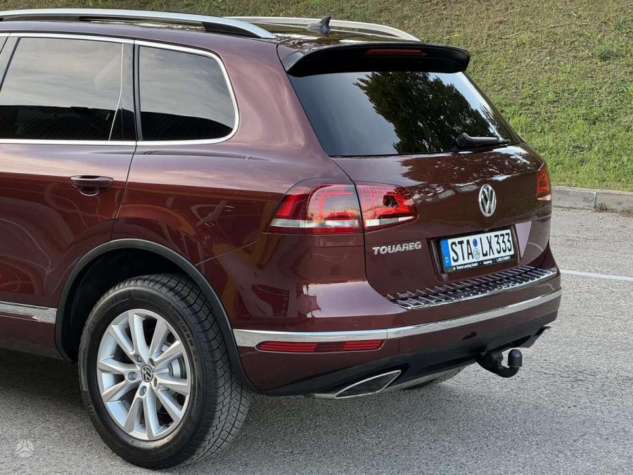 Sarkans Volkswagen Touareg 2017 Jonava, ar dzinēja tilpumu 3.00 L un nobraukumu 247 tūkst. km par 15999 €, foto 9 vietnē AUTOMOTO.COM.LV