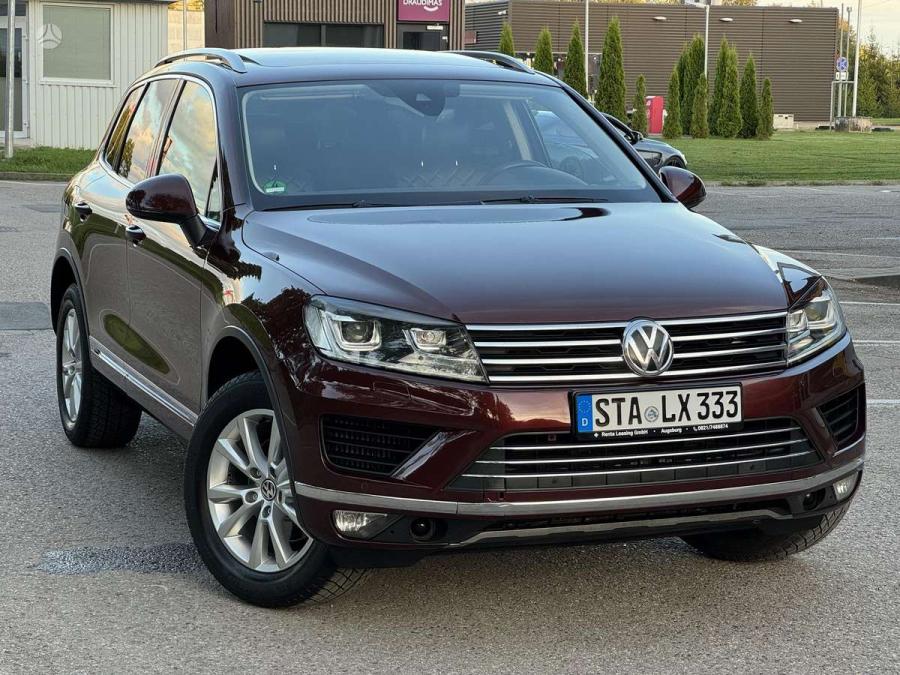 Sarkans Volkswagen Touareg 2017 Jonava, ar dzinēja tilpumu 3.00 L un nobraukumu 247 tūkst. km par 15999 €, foto 15 vietnē AUTOMOTO.COM.LV