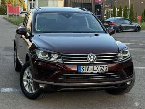 Sarkans Volkswagen Touareg 2017 Jonava, ar dzinēja tilpumu 3.00 L un nobraukumu 247 tūkst. km par 15999 €, foto 16 vietnē AUTOMOTO.COM.LV