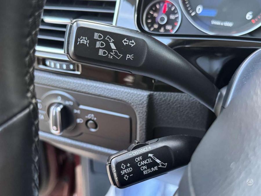 Sarkans Volkswagen Touareg 2017 Jonava, ar dzinēja tilpumu 3.00 L un nobraukumu 247 tūkst. km par 15999 €, foto 39 vietnē AUTOMOTO.COM.LV
