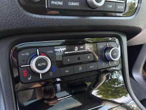 Sarkans Volkswagen Touareg 2017 Jonava, ar dzinēja tilpumu 3.00 L un nobraukumu 247 tūkst. km par 15999 €, foto 43 vietnē AUTOMOTO.COM.LV