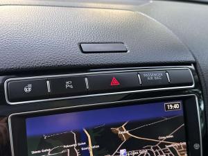 Sarkans Volkswagen Touareg 2017 Jonava, ar dzinēja tilpumu 3.00 L un nobraukumu 247 tūkst. km par 15999 €, foto 44 vietnē AUTOMOTO.COM.LV