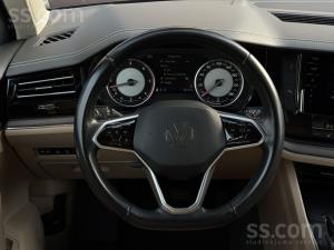 Red Volkswagen Touareg 2021 in Valmiera, with an engine capacity of 3.00 L and mileage of 64 thousand km for 39900 €, photo 10 on AUTOMOTO.COM.LV