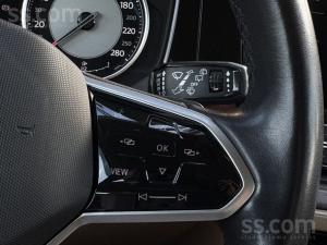 Red Volkswagen Touareg 2021 in Valmiera, with an engine capacity of 3.00 L and mileage of 64 thousand km for 39900 €, photo 12 on AUTOMOTO.COM.LV