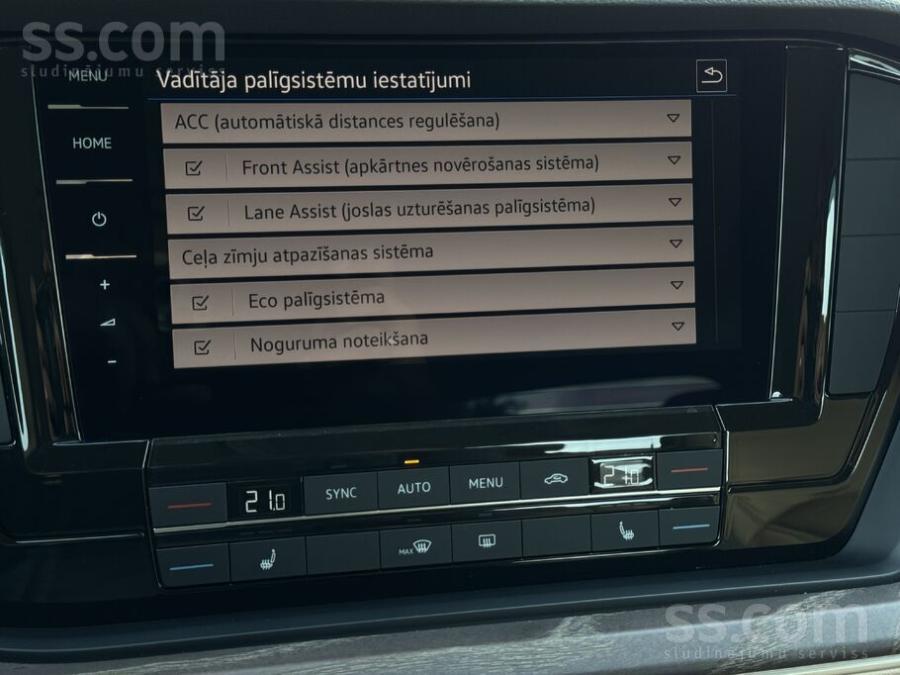 Red Volkswagen Touareg 2021 in Valmiera, with an engine capacity of 3.00 L and mileage of 64 thousand km for 39900 €, photo 14 on AUTOMOTO.COM.LV