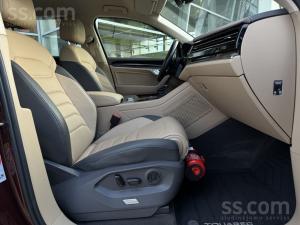 Red Volkswagen Touareg 2021 in Valmiera, with an engine capacity of 3.00 L and mileage of 64 thousand km for 39900 €, photo 21 on AUTOMOTO.COM.LV