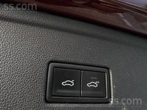 Red Volkswagen Touareg 2021 in Valmiera, with an engine capacity of 3.00 L and mileage of 64 thousand km for 39900 €, photo 22 on AUTOMOTO.COM.LV