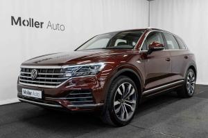 Red Volkswagen Touareg 2022 in Tallinn, with an engine capacity of 3.00 L and mileage of 50 thousand km for 44900 €, photo  on AUTOMOTO.COM.LV