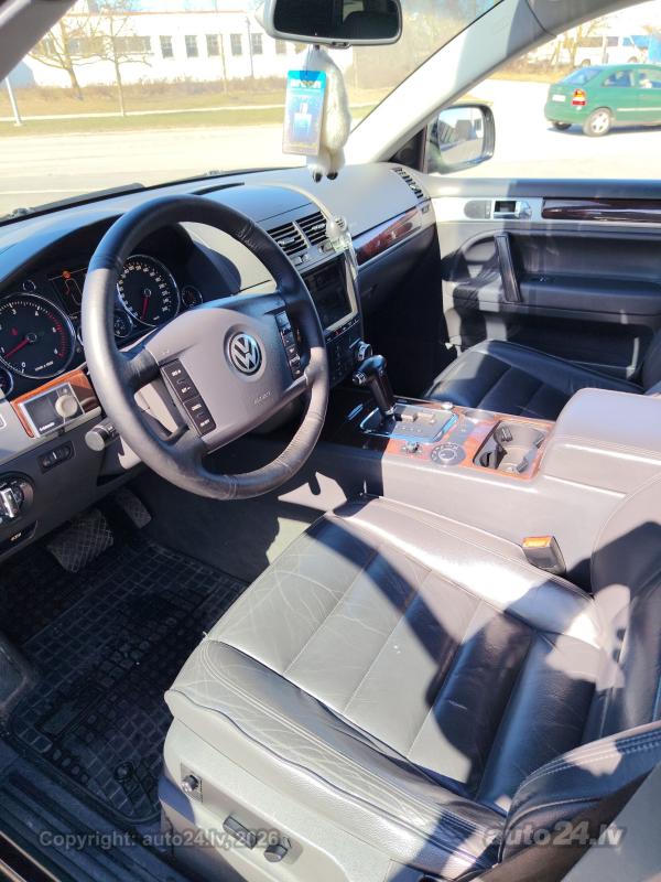 Volkswagen Touareg 2005 Tallina, ar dzinēja tilpumu 3.00 L un nobraukumu 371 tūkst. km par 4800 €, foto 8 vietnē AUTOMOTO.COM.LV