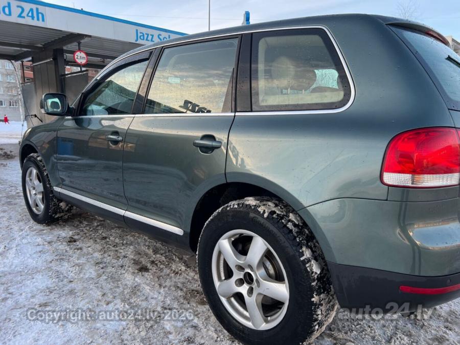Volkswagen Touareg 2006 in Narva, with an engine capacity of 3.00 L and mileage of 303 thousand km for 2999 €, photo 15 on AUTOMOTO.COM.LV