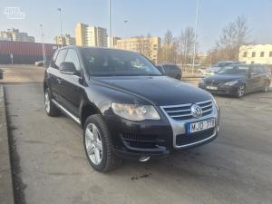 Volkswagen Touareg 2008 Viļņa, ar dzinēja tilpumu 2.50 L un nobraukumu 236 tūkst. km par 2500 €, foto  vietnē AUTOMOTO.COM.LV