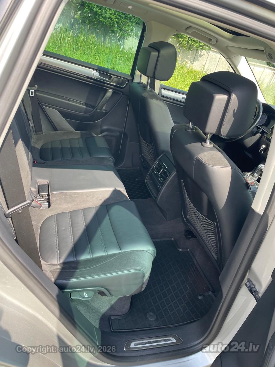 Volkswagen Touareg 2015 Tallina, ar dzinēja tilpumu 3.00 L un nobraukumu 196 tūkst. km par 18200 €, foto 12 vietnē AUTOMOTO.COM.LV