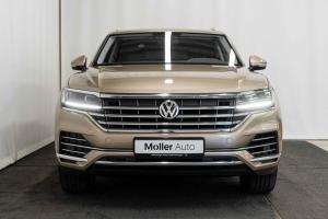Volkswagen Touareg 2018 in Tallinn, with an engine capacity of 3.00 L and mileage of 194 thousand km for 29900 €, photo 3 on AUTOMOTO.COM.LV