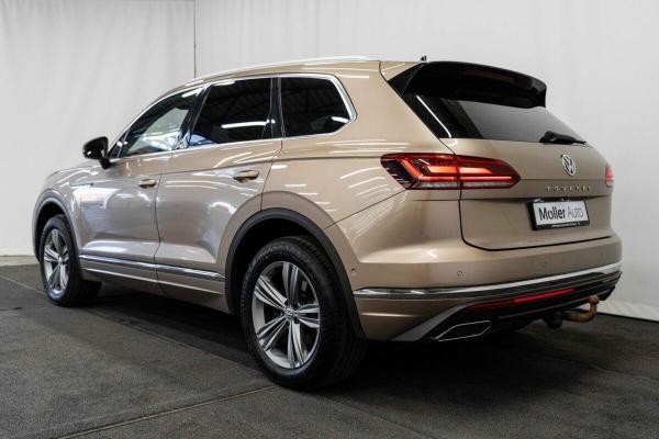 Volkswagen Touareg 2018 in Tallinn, with an engine capacity of 3.00 L and mileage of 194 thousand km for 29900 €, photo 4 on AUTOMOTO.COM.LV