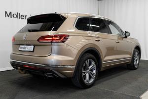 Volkswagen Touareg 2018 in Tallinn, with an engine capacity of 3.00 L and mileage of 194 thousand km for 29900 €, photo 5 on AUTOMOTO.COM.LV