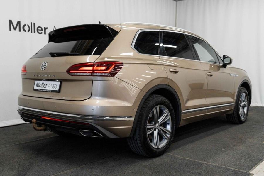 Volkswagen Touareg 2018 in Tallinn, with an engine capacity of 3.00 L and mileage of 194 thousand km for 29900 €, photo 5 on AUTOMOTO.COM.LV
