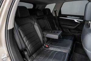 Volkswagen Touareg 2018 in Tallinn, with an engine capacity of 3.00 L and mileage of 194 thousand km for 29900 €, photo 14 on AUTOMOTO.COM.LV