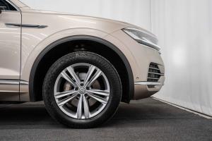 Volkswagen Touareg 2018 in Tallinn, with an engine capacity of 3.00 L and mileage of 194 thousand km for 29900 €, photo 17 on AUTOMOTO.COM.LV