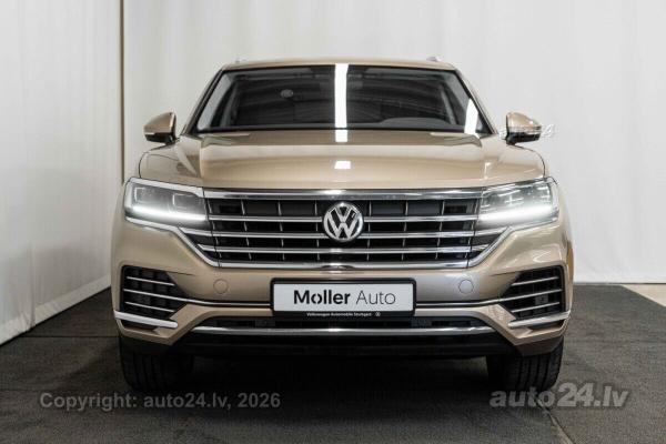 Volkswagen Touareg 2018 in Tallinn, with an engine capacity of 3.00 L and mileage of 194 thousand km for 29900 €, photo 3 on AUTOMOTO.COM.LV